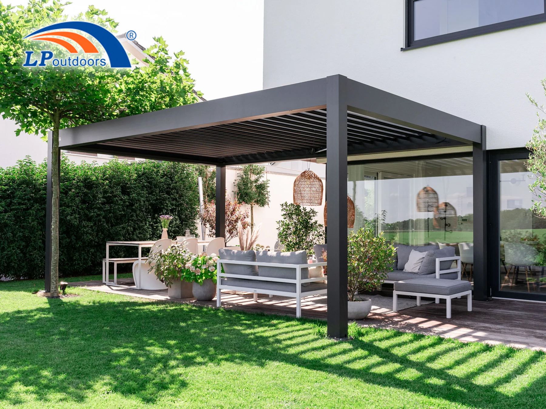 Easily Assembled Automatic Aluminum Gazebo with Adjustable Roof Louvers ...